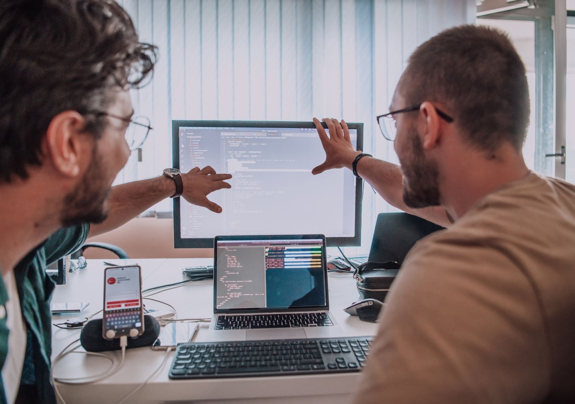 8 Civil Engineering Skills and Tips for Freshers in 2025 [Top & Underrated Skills]